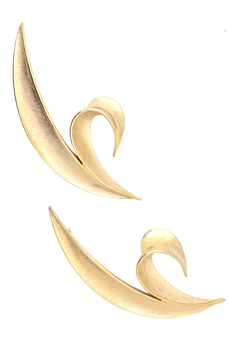 Pair Trifari Crown Logo Vintage Brooches Leaves Brushed Gold Brooch – Modig