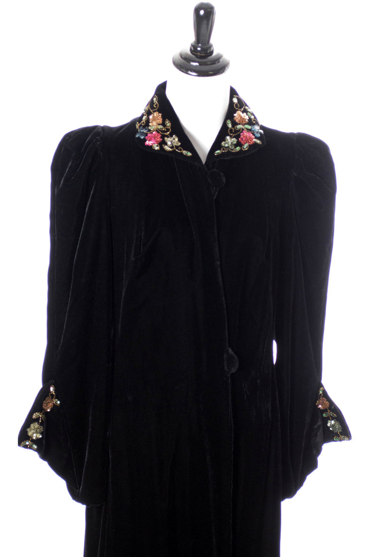 Vintage opera coat black velvet with sequins late 1930s or 1940s – Modig